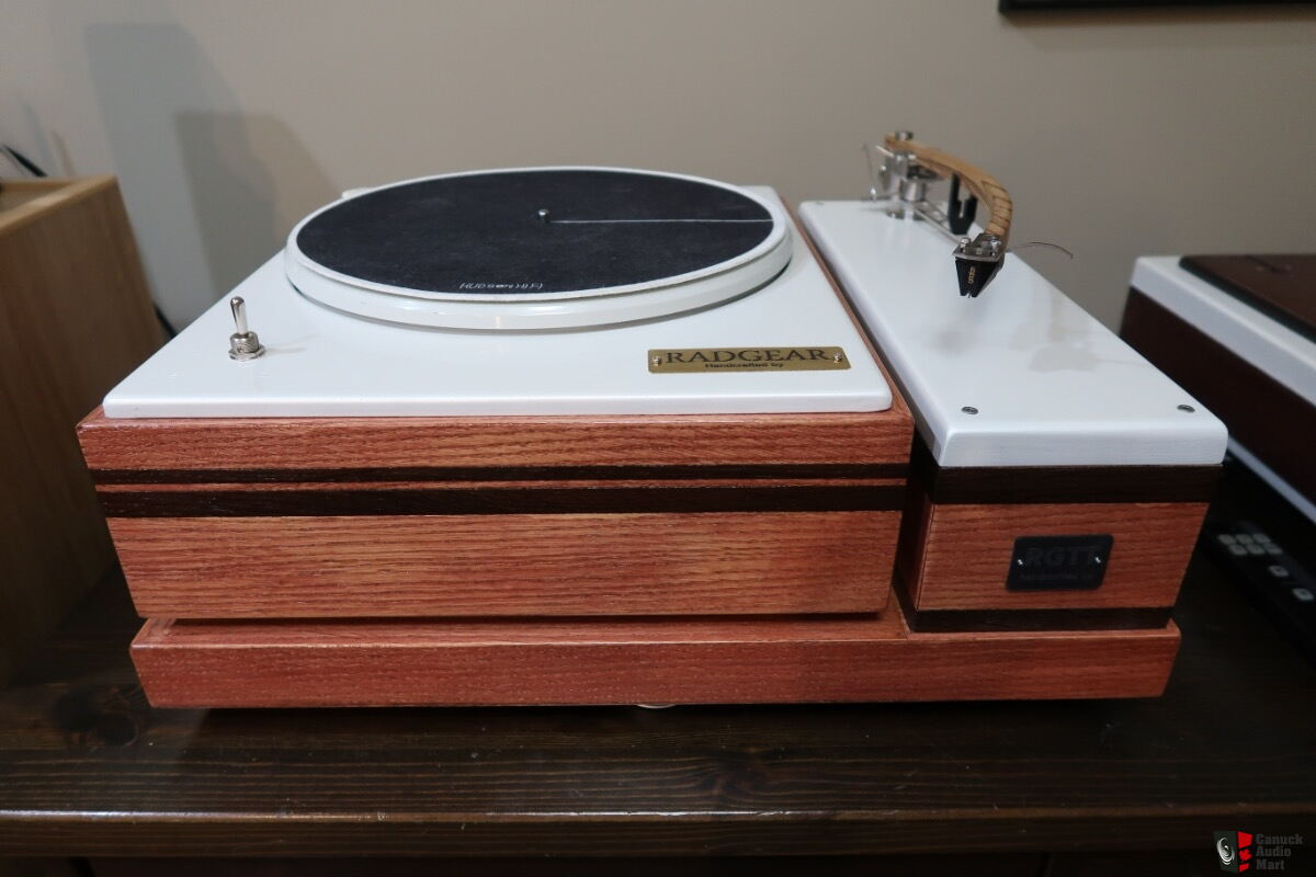 RGTTs Turntable Artistry with JURIJ 12 inch banana type tonearm Photo ...