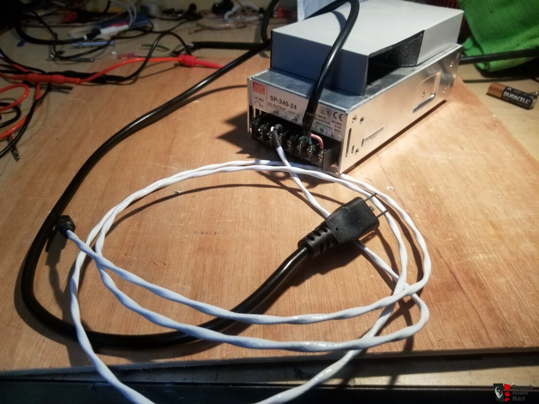 MEAN WELL SP-240-24 AC-DC Enclosed power supply; Output 24Vdc at 10A ...