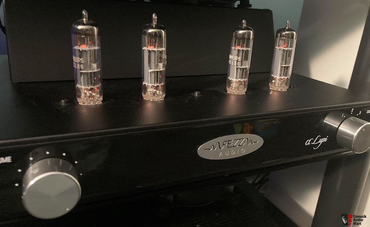 Fezz Audio Alpha Lupi Tube Amplifier. +2 sets of tubes. Mint. Warranty ...
