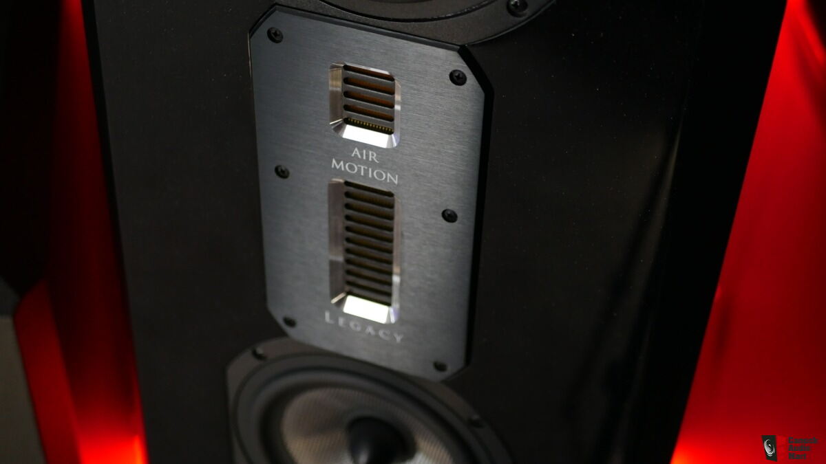PRICE DROP Legacy Audio Focus SE in Premium Black Pearl Mint Condition ...