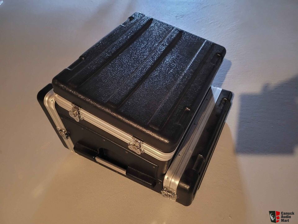 Gator DJ case with Gemini Mixer Photo #3673148 - Canuck Audio Mart