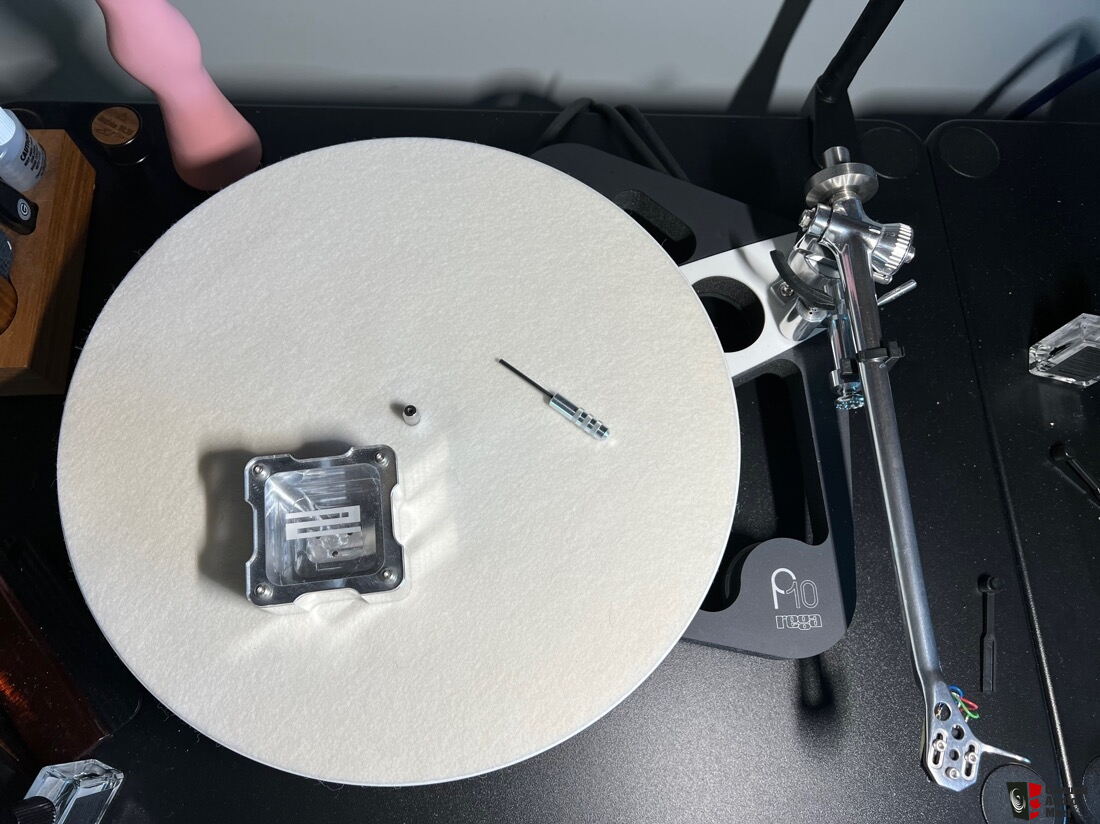 Rega Planar 10 Turntable with Aphelion 2 MC Cartridge and P10 PSU Photo ...
