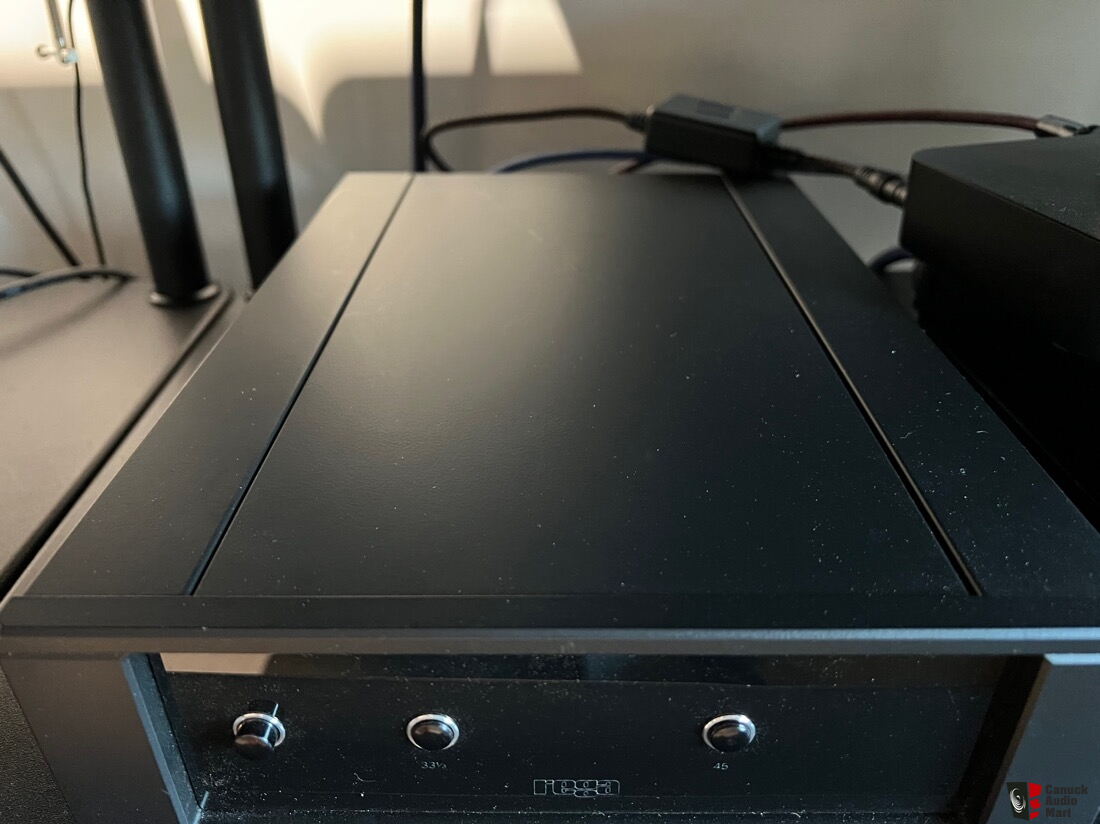 Rega Planar 10 Turntable with Aphelion 2 MC Cartridge and P10 PSU Photo ...