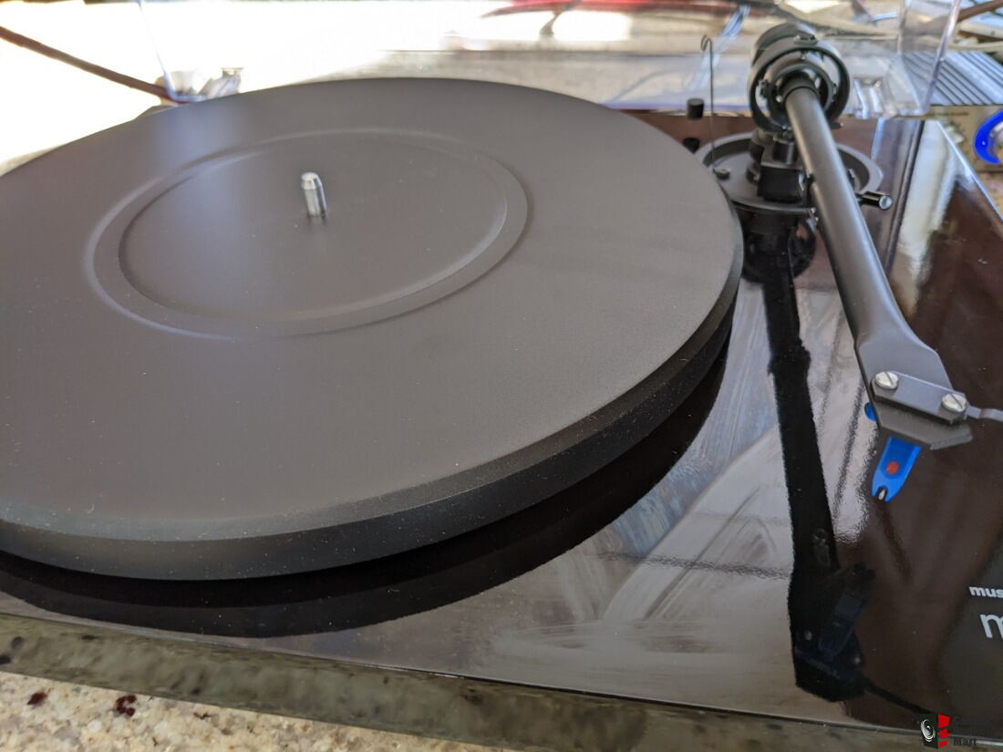Music Hall 2.2 belt drive turntable Photo #3720616 - Canuck Audio Mart