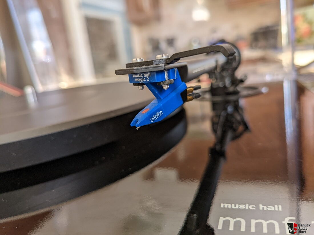 Music Hall 2.2 belt drive turntable Photo #3720616 - Canuck Audio Mart