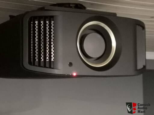 JVC RS1000 native 4K projector, **15hrs! ***, low profile mount, 3D ...