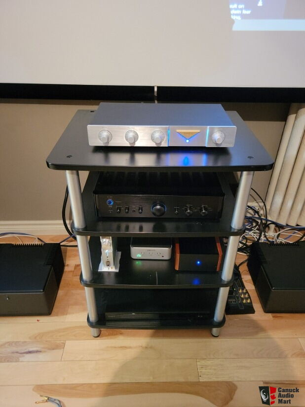 Usher P-307a preamp with phono stage. $1150 Photo #3729099 - Canuck ...
