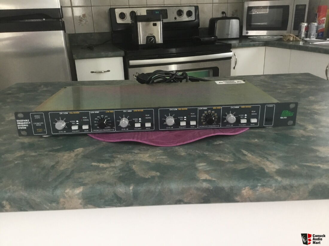 BSS fds-310 electronic crossover Photo #3730078 - Canuck Audio Mart