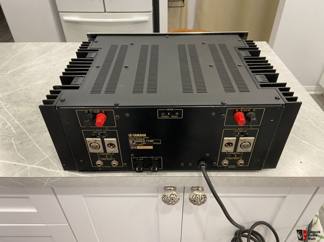 Yamaha PC2002M power amp perfect working Photo #3730119 - UK Audio Mart
