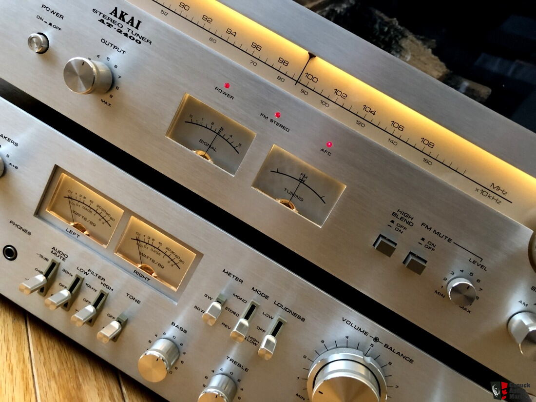 Akai AM-2600 & AT-2400 Stereo Integrated Amplifier and AM/FM Tuner in ...