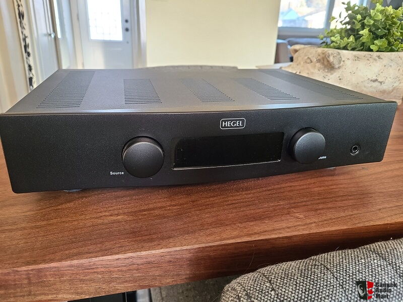 Hegel H120 - Current Model - Like New For Sale - Canuck Audio Mart