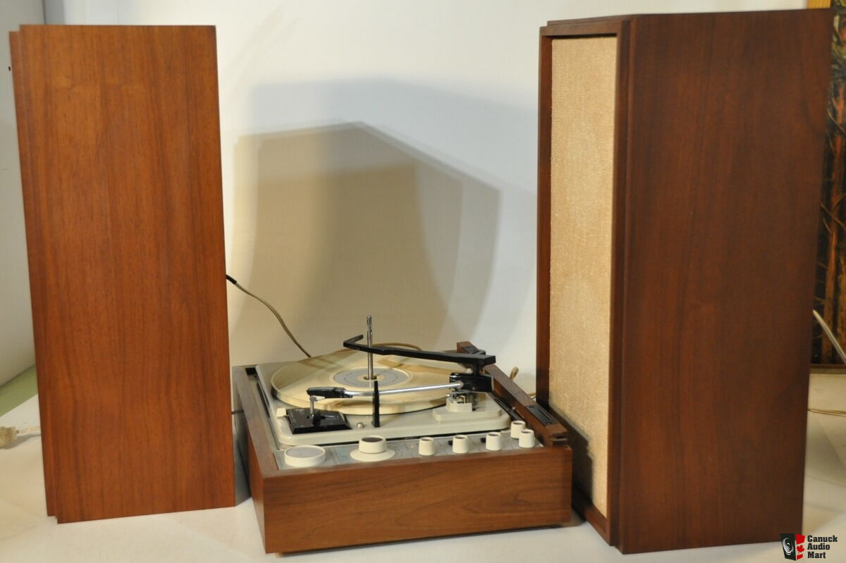 Compact Classic MCM KLH Model 20 Stereo System FM Turntable Photo ...