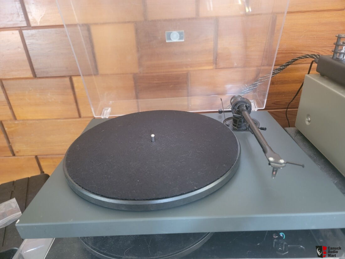 Pro-ject Xpression II turntable Photo #3797509 - Canuck Audio Mart