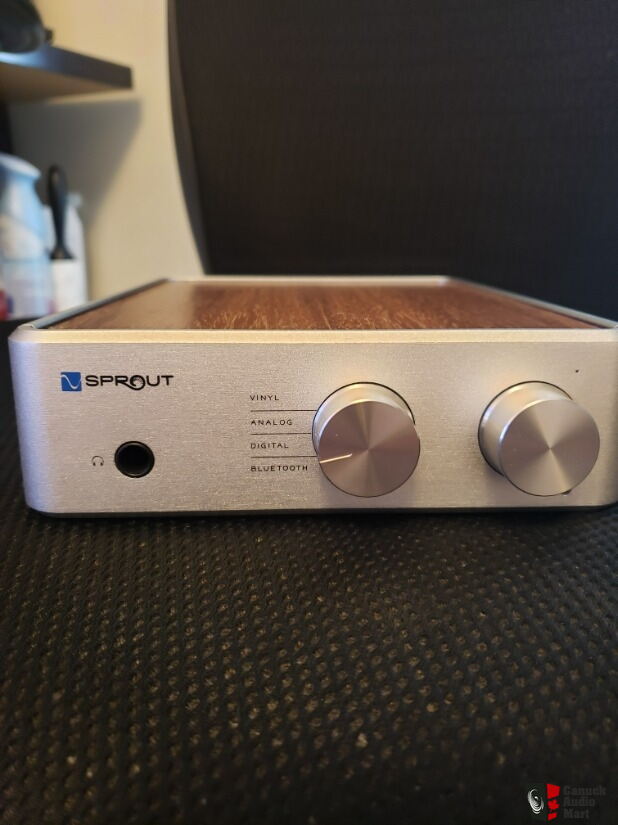 PS Audio Sprout 100 integrated amplifier Photo #3837555 - Canuck Audio Mart