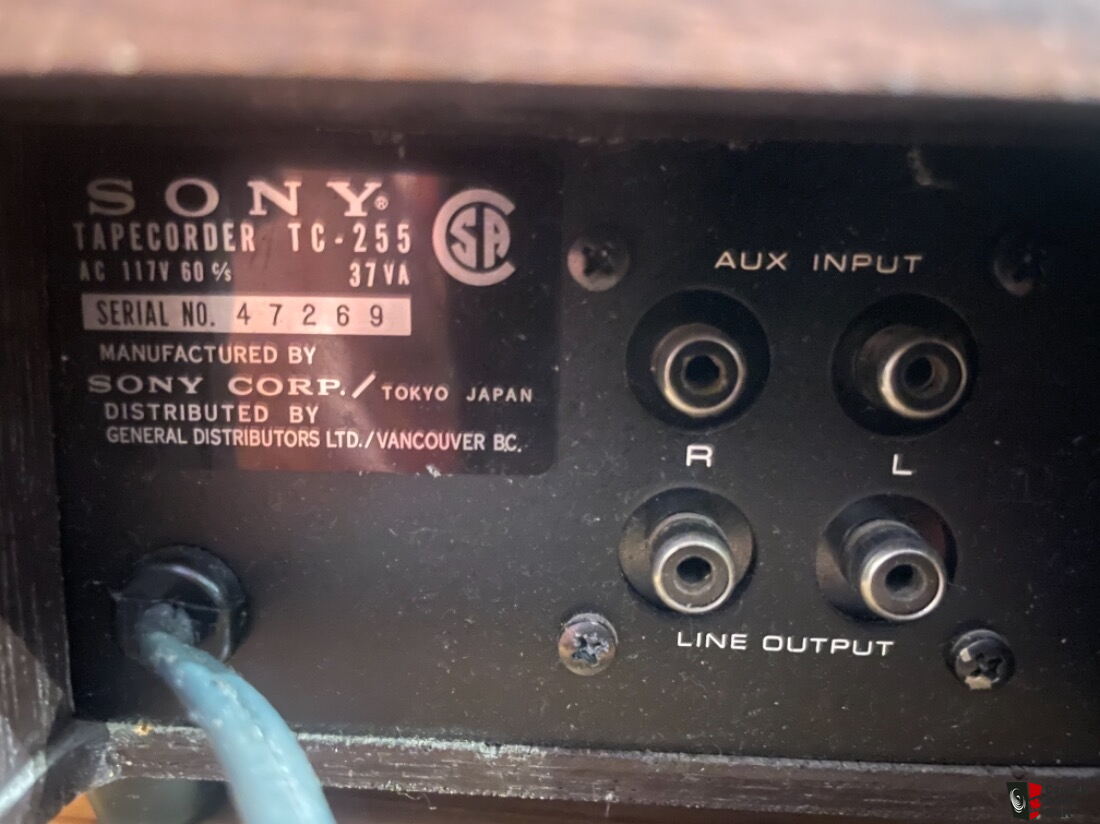 Reduce Sony vintage TC-255 was a reel-to-reel tape deck Photo #3852400 ...