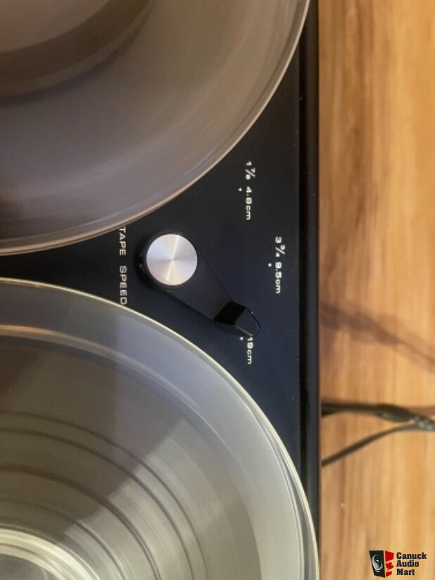 Reduce Sony vintage TC-255 was a reel-to-reel tape deck Photo #3852400 ...