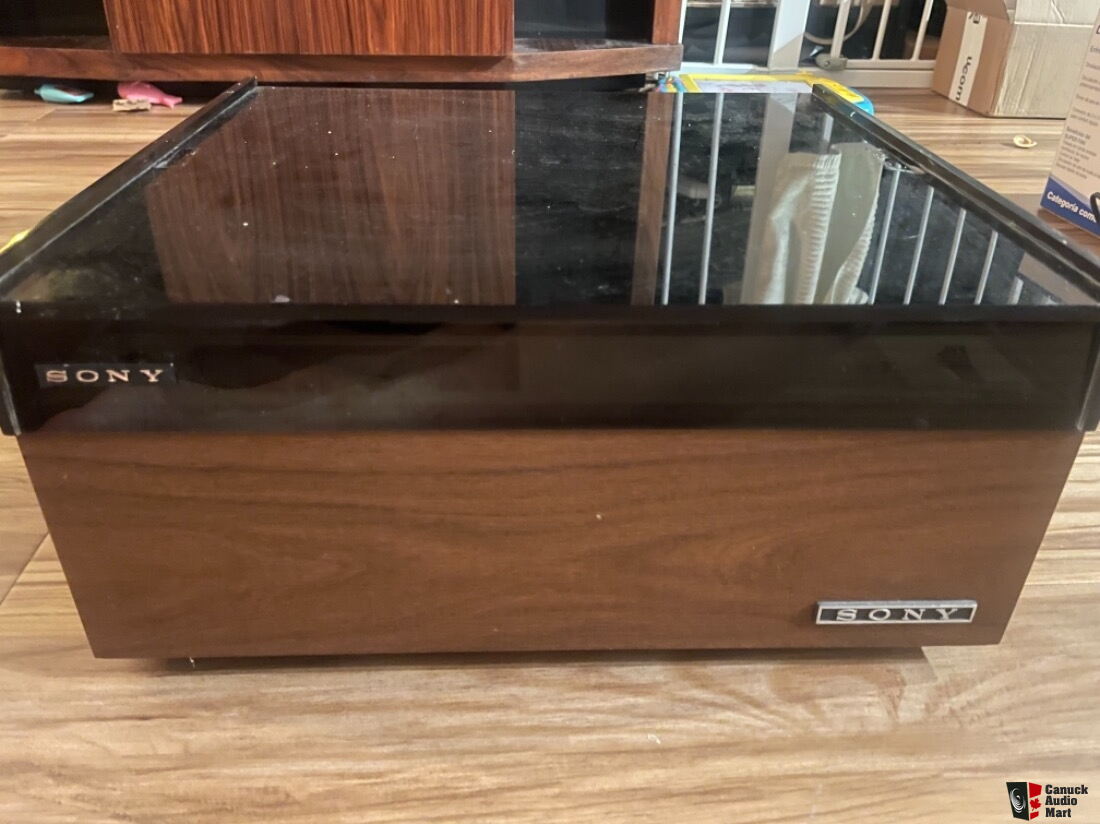 Reduce Sony vintage TC-255 was a reel-to-reel tape deck Photo #3852400 ...