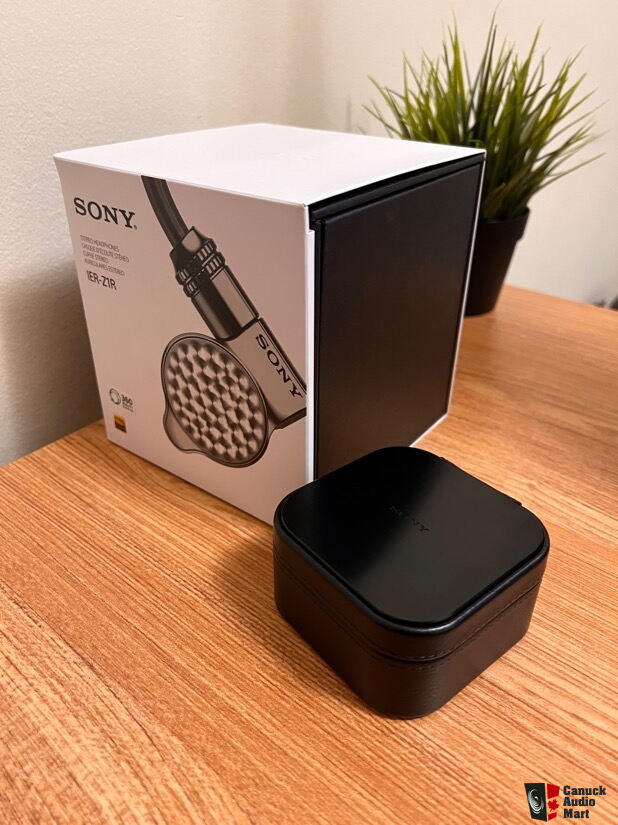 Sony IER-Z1R Signature Series IEM 10/10 Mint Condition Photo #3864491 ...