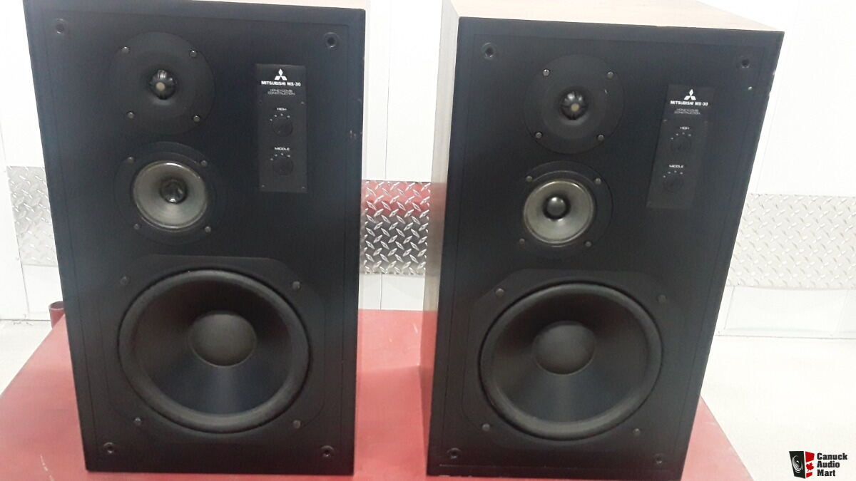 Mitsubishi stereo and speakers Photo #3877200 - UK Audio Mart