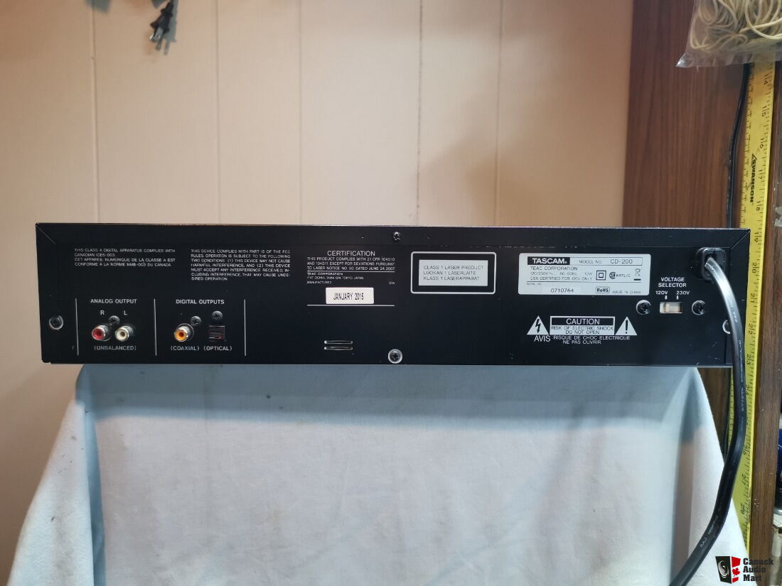 Tascam CD-200 cd player Photo #3876597 - Canuck Audio Mart