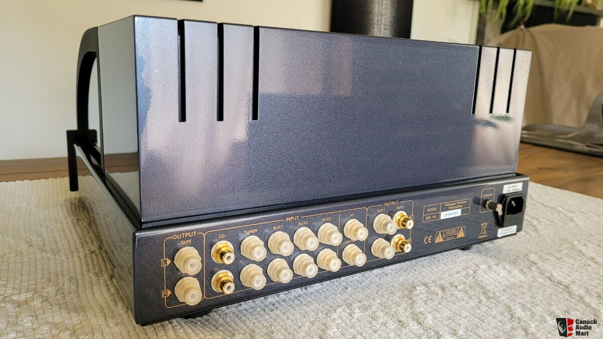 PrimaLuna Dialogue Premium Preamplifier preamp Photo #3883118 - Canuck ...