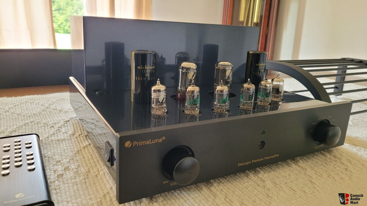 PrimaLuna Dialogue Premium Preamplifier preamp Photo #3883118 - Canuck ...