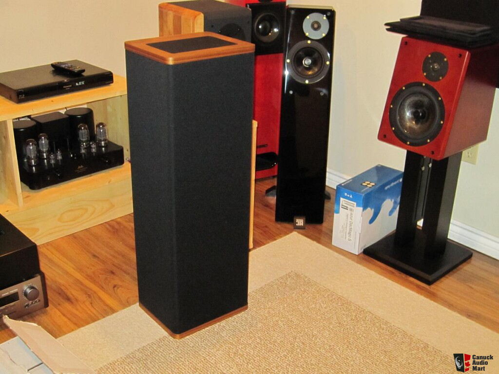 Vandersteen 1Ci's in Walnut w/stands **SOLD** Photo #388900 - Canuck ...