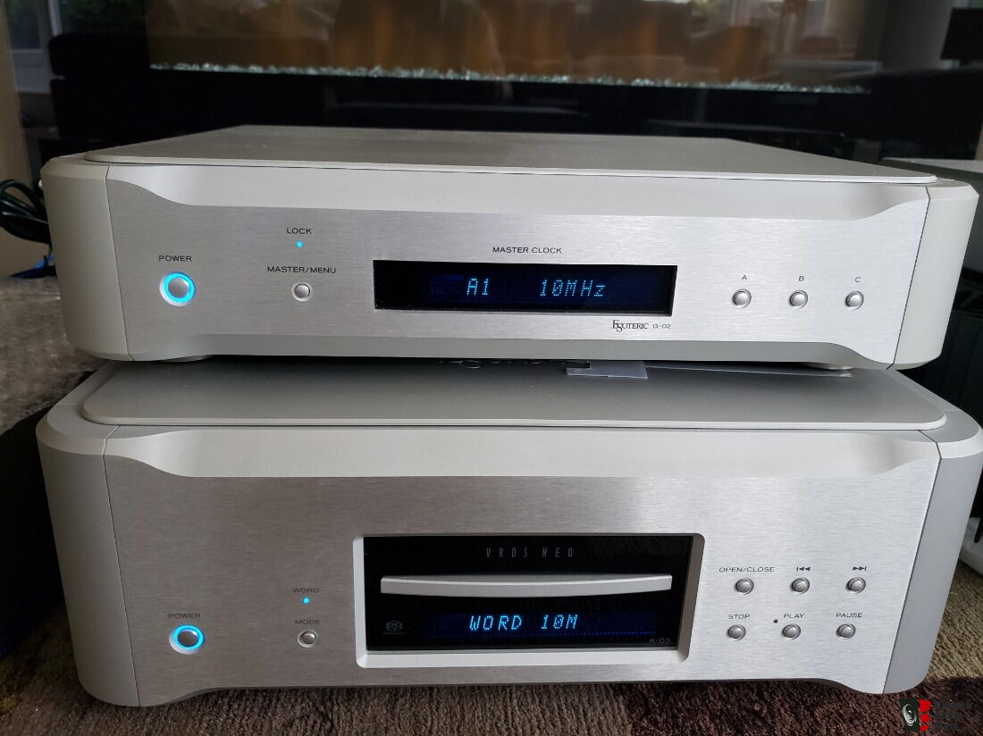 Esoteric K-03 SACD Player & Esoteric G-02 Master Clock Photo #3916637 ...