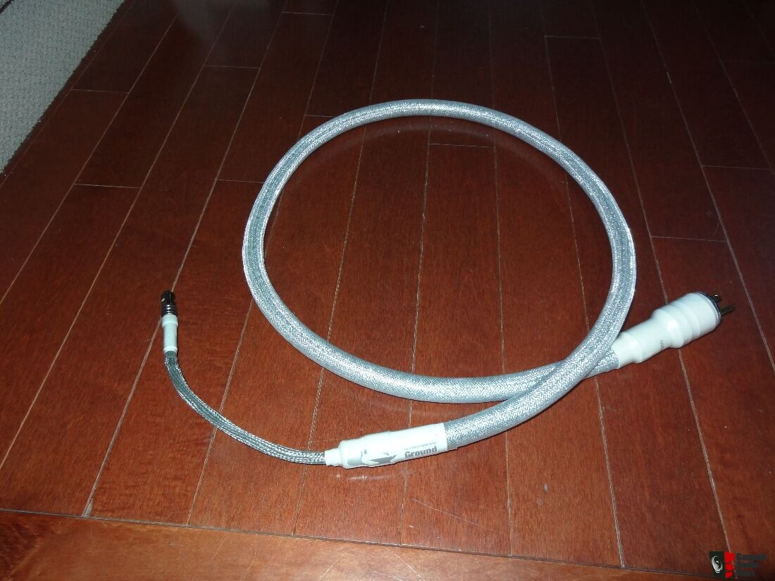 Gutwire Ultimate Grounding Cable - 6 ft RCA versio For Sale - Canuck ...