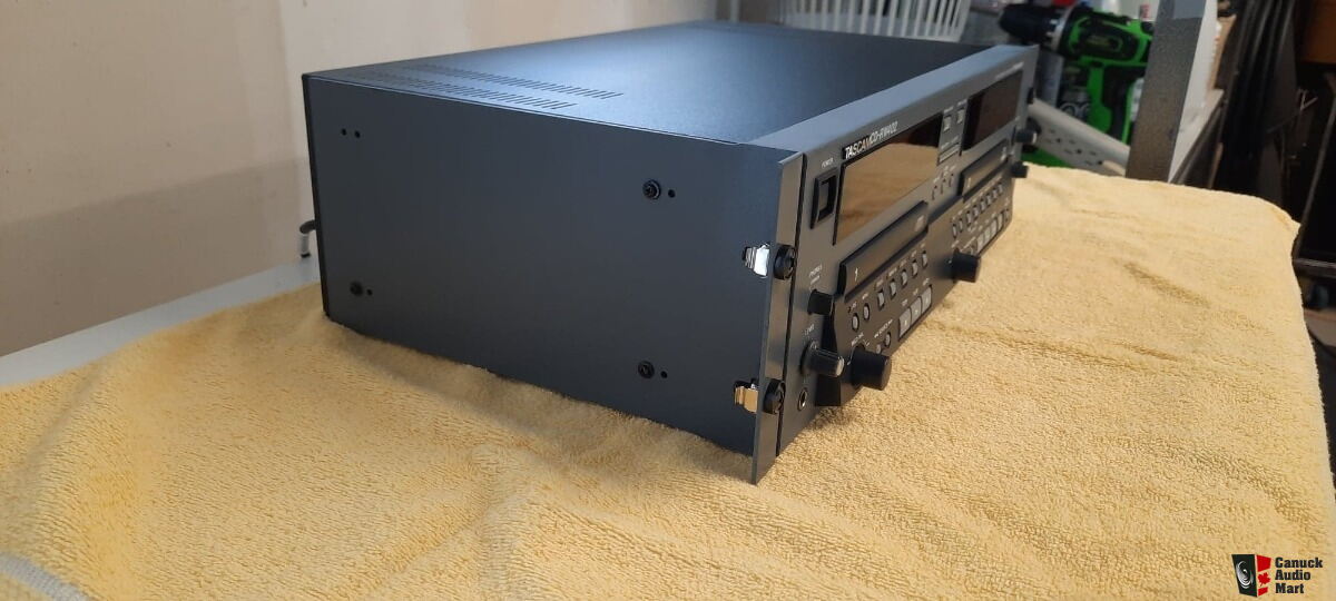 Tascam CD-RW402 Photo #3947969 - Canuck Audio Mart