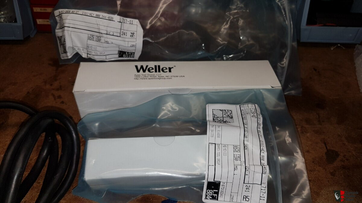 Weller DS100 desoldering/soldering station, best tool for DIY , LOOK ...