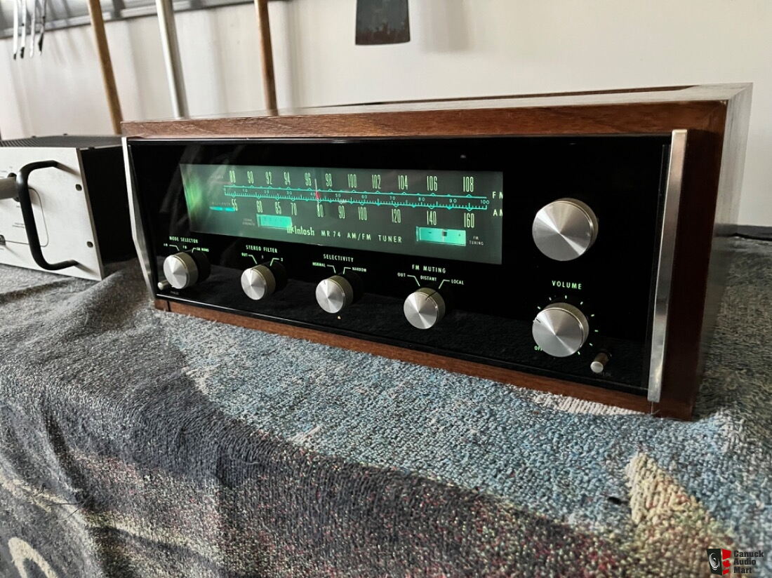 McIntosh MR74 Classic Tuner in wood case For Sale - Canuck Audio Mart