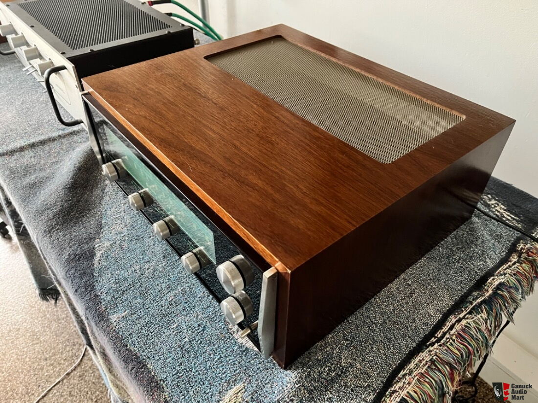 McIntosh MR74 Classic Tuner in wood case Photo #3957783 - Canuck Audio Mart