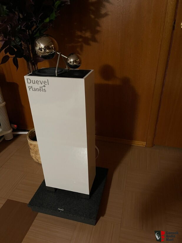 Duevel Planets Gloss White omnidirectional speakers, original owner