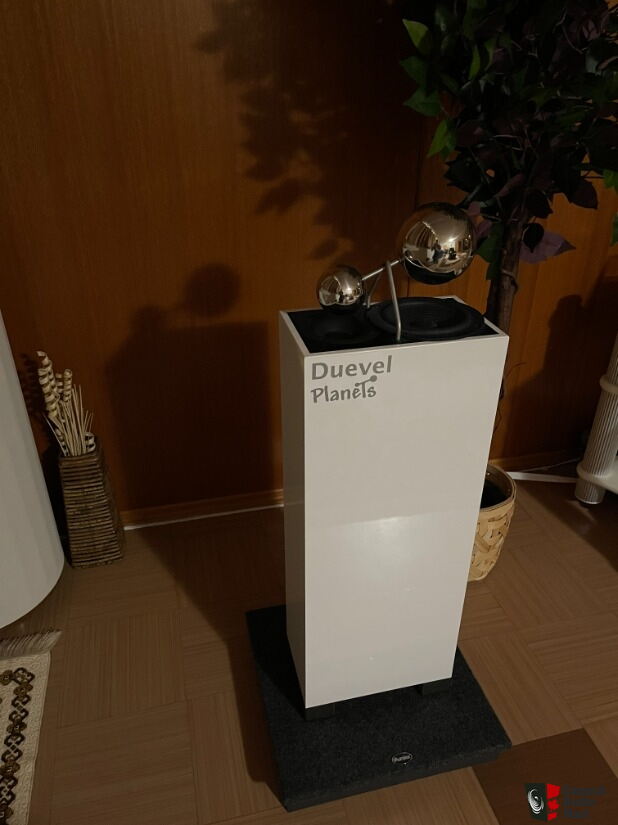 Duevel Planets Gloss White omnidirectional speakers, original owner ...