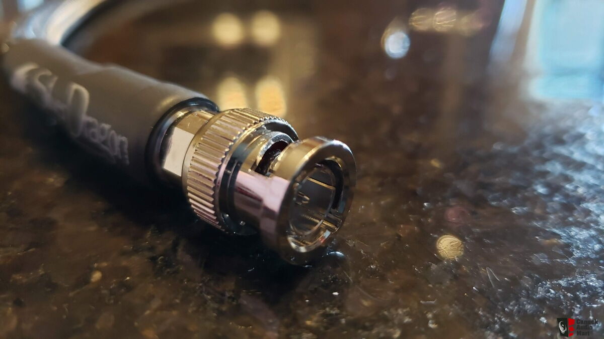 Moon Audio Silver Dragon BNC - 1.5ft (0.45m) - digital cable Photo ...