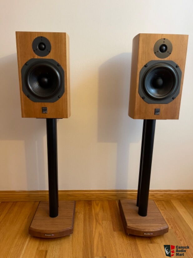 ATC SCM 11 v.2 bookshelf Speakers - MINT! Photo #3986102 - Canuck Audio ...
