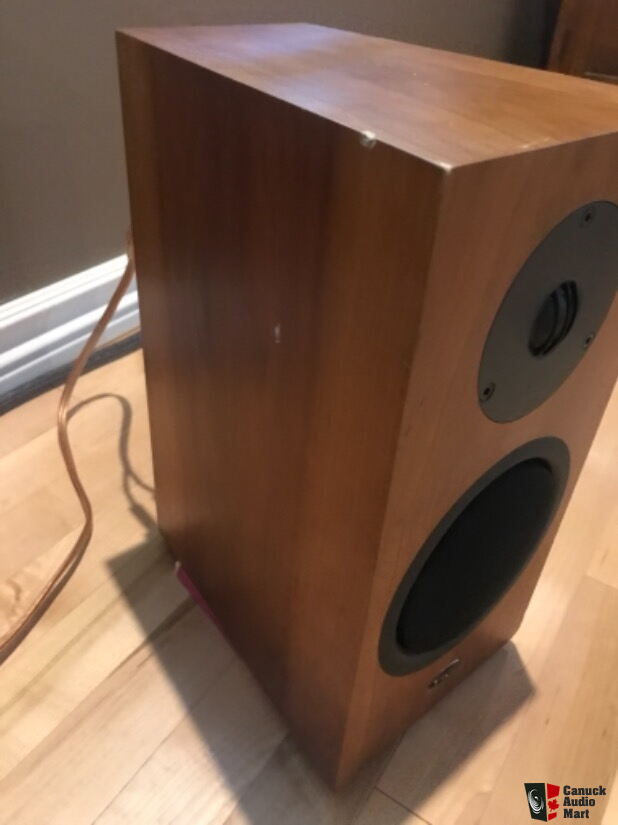 Linn Katan American Cherry speakers Photo #4001623 - Canuck Audio Mart