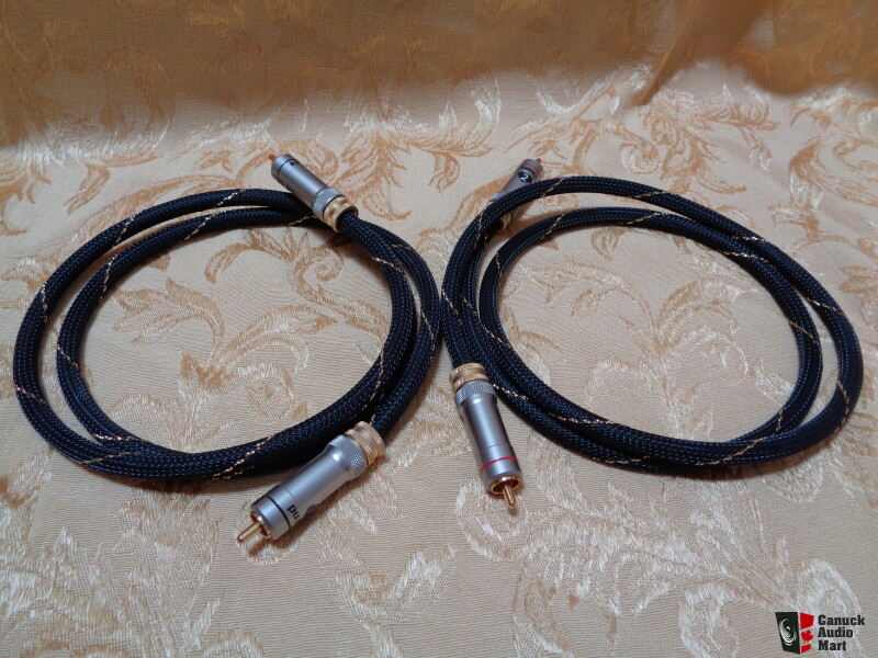 HiDiamond 2 1m pair of Interconnects with locking RCAs Photo #4010921 ...