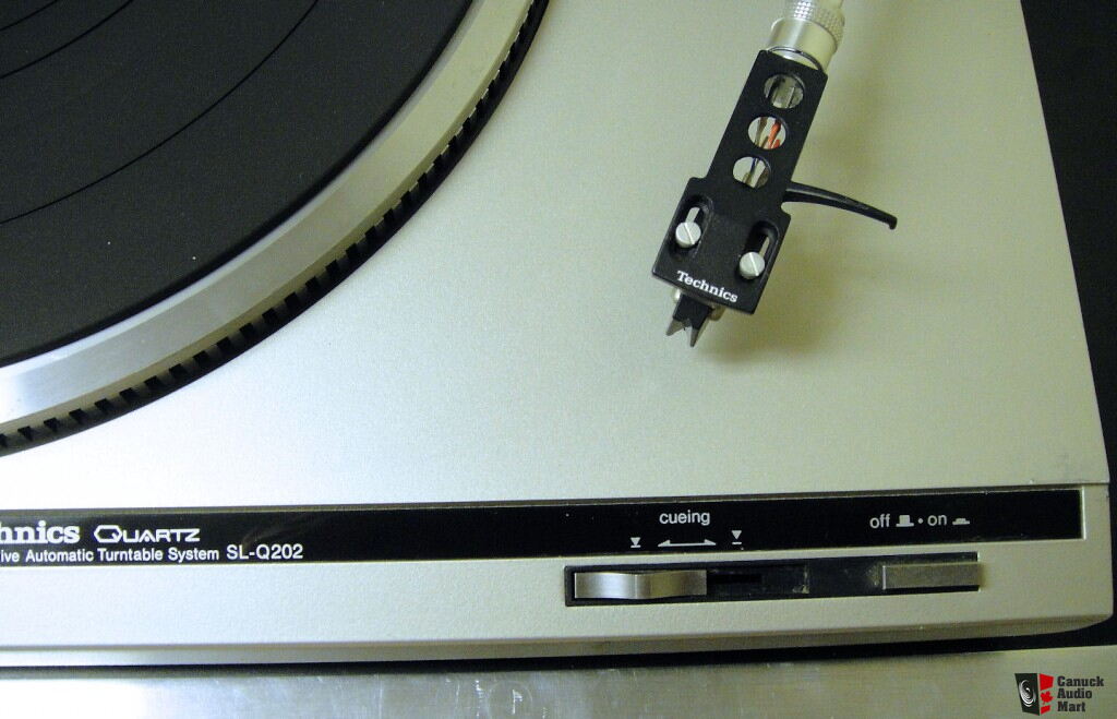 Technics SL-Q202 Direct Drive Turntable Photo #401400 - Canuck Audio Mart