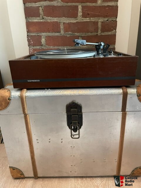Record Player / Harmon Kardon Amp / Noresco Turntable / Celestion 15 ...