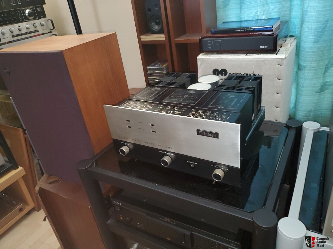 Mcintosh MC 2200 stereo power amplifier built in output transformers ...