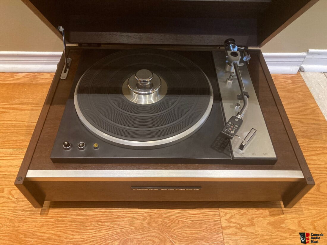 Vintage Mitsubishi DP-81B High End turntable, circa 1968 ... Reduced ...
