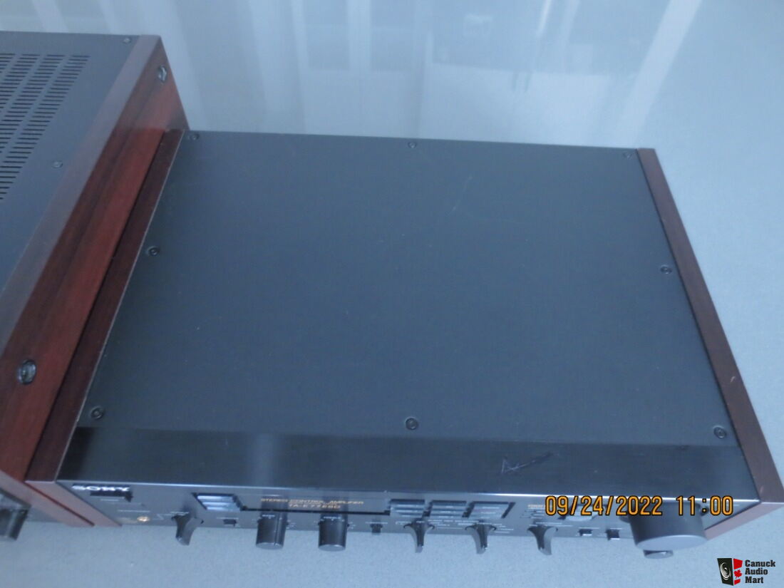 SONY TA-N 77 ES power amplifier & SONY TA-E 77 ESD preamplifier in very ...