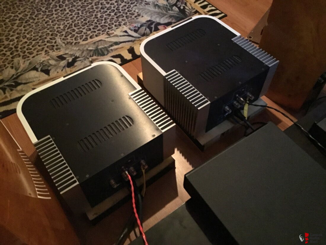 classe cam 400 mono block amplifiers Photo #4073888 - Canuck Audio Mart