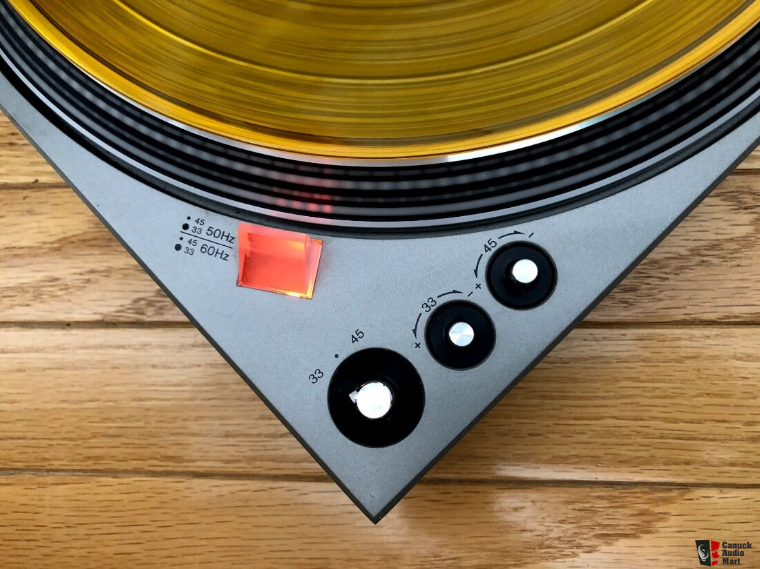Technics SL-1700 Direct Drive Semi-Auto Turntable in Pristine Condition ...