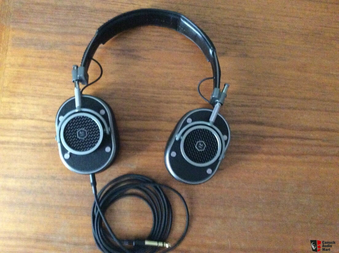 Master & Dynamic MH40 over ear closed back wired headphones For Sale ...