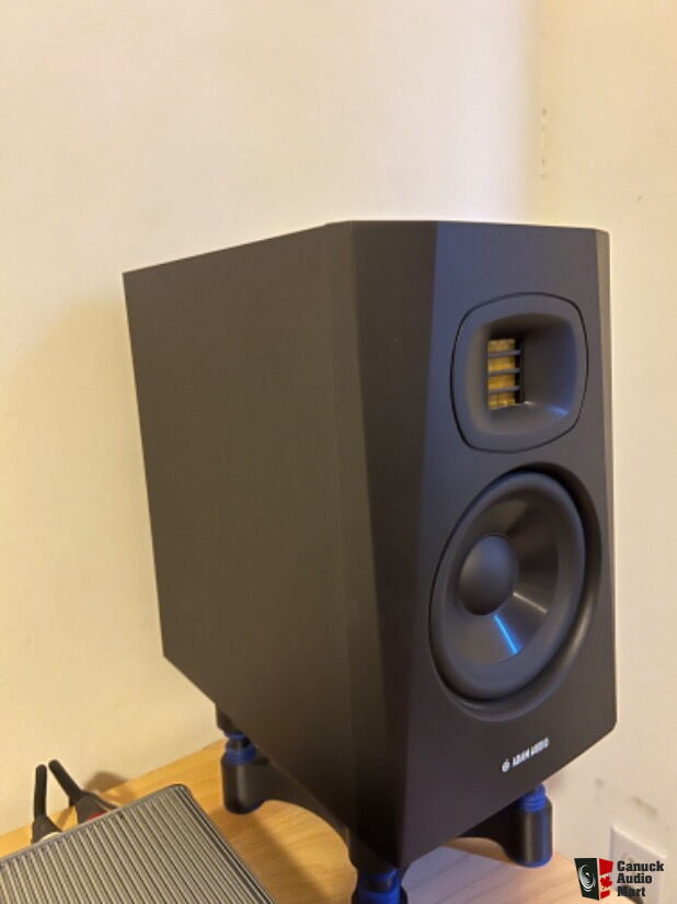 Adam T5V Bookshelf AMT Studio Monitors Photo #4101305 - UK Audio Mart