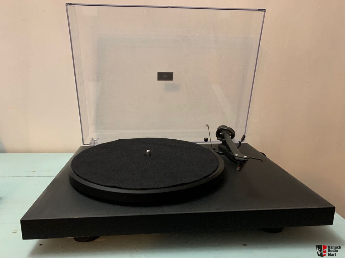 Project Debut Turntable Photo #4105887 - Canuck Audio Mart