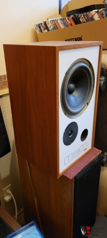 Mission 700 inverted, Canadian made woodgrain loudspeakers Photo ...
